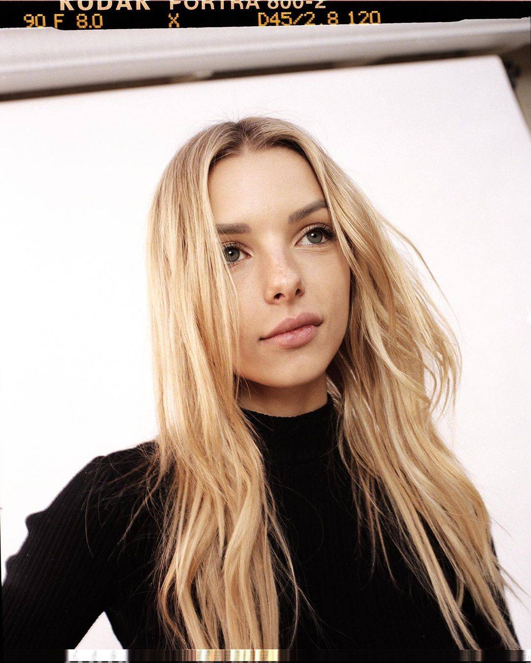 Super Hot | Scrolller