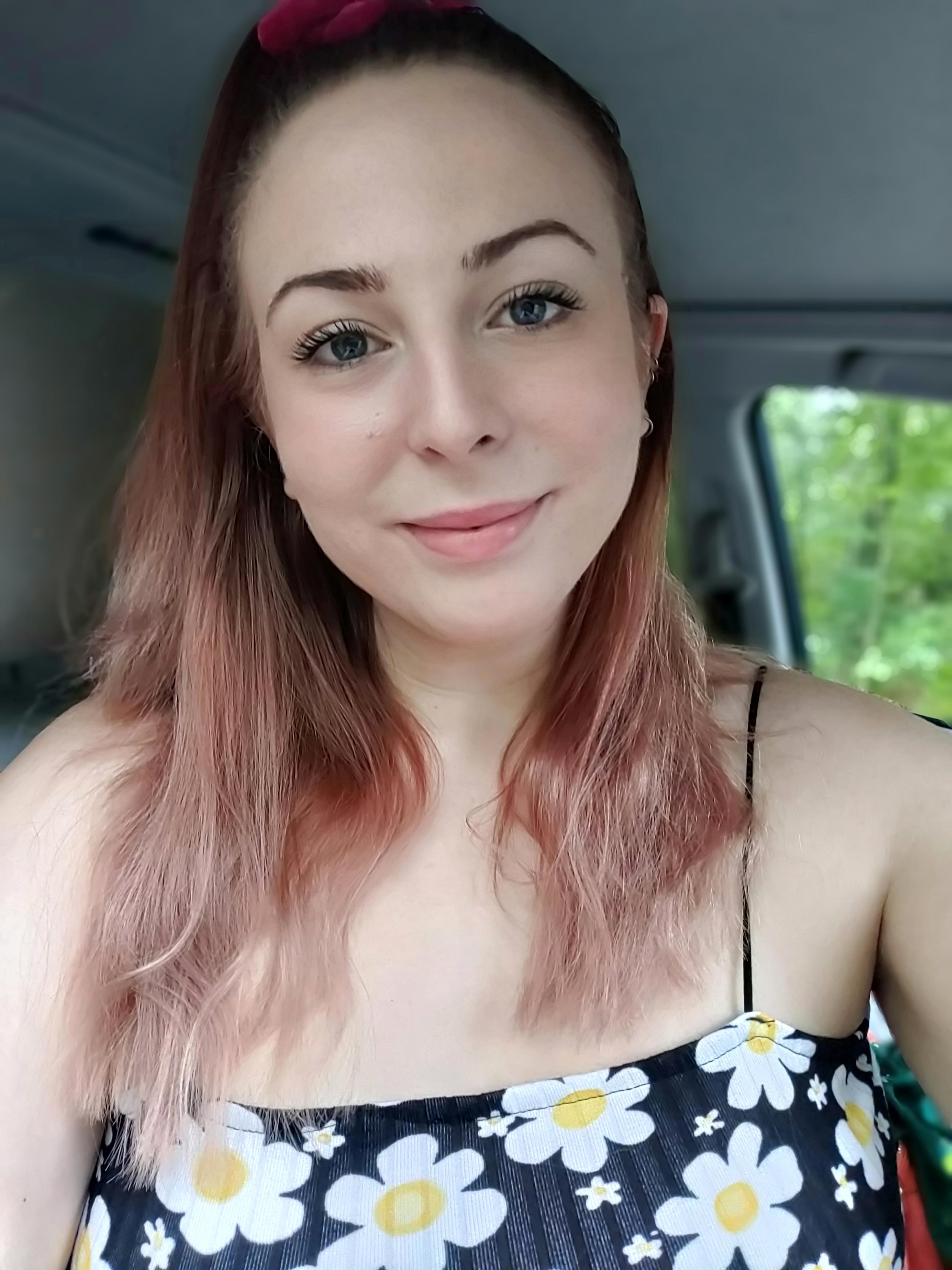 Super tired but still pretty, right?? | Scrolller