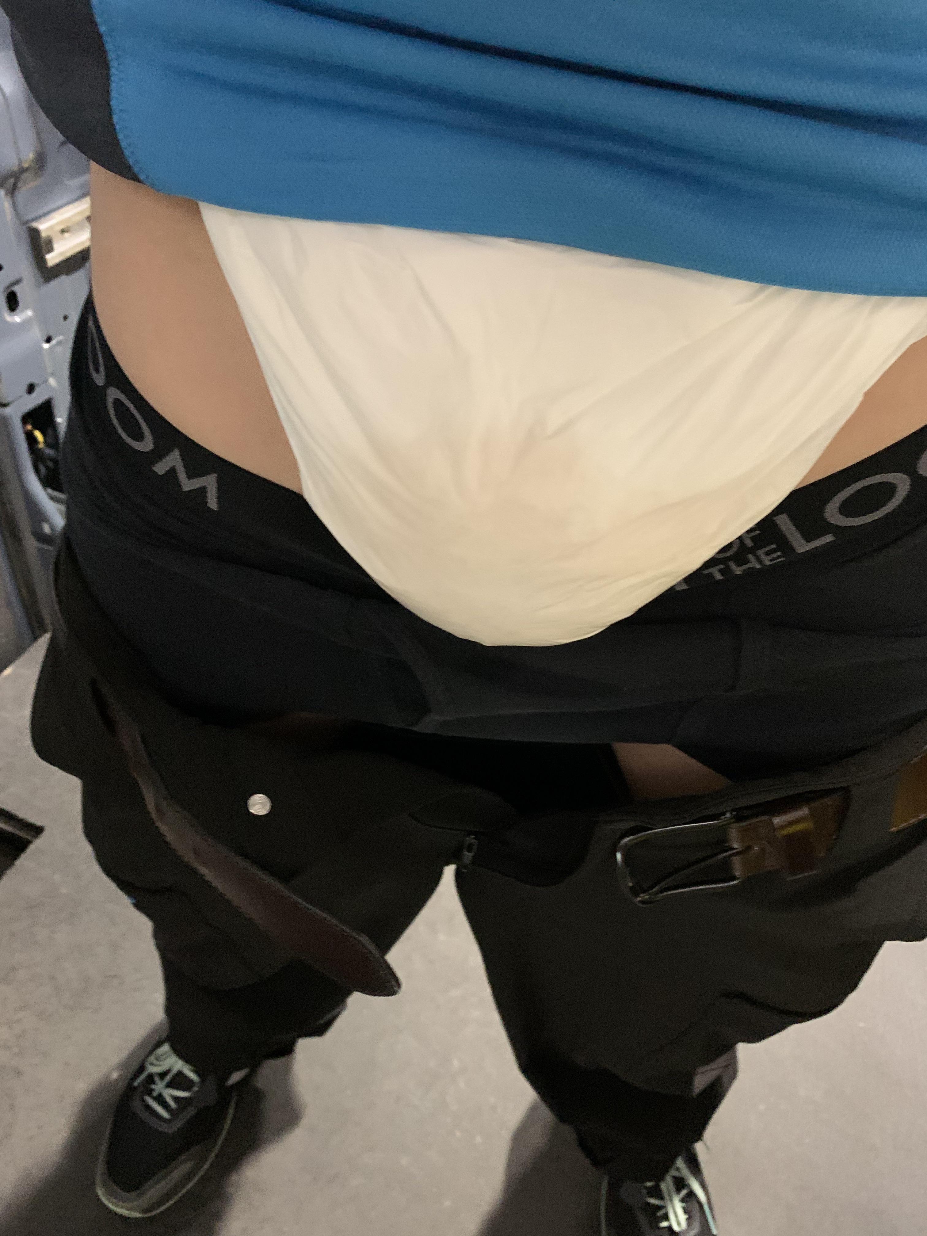 Super wet amazon delivery driver | Scrolller