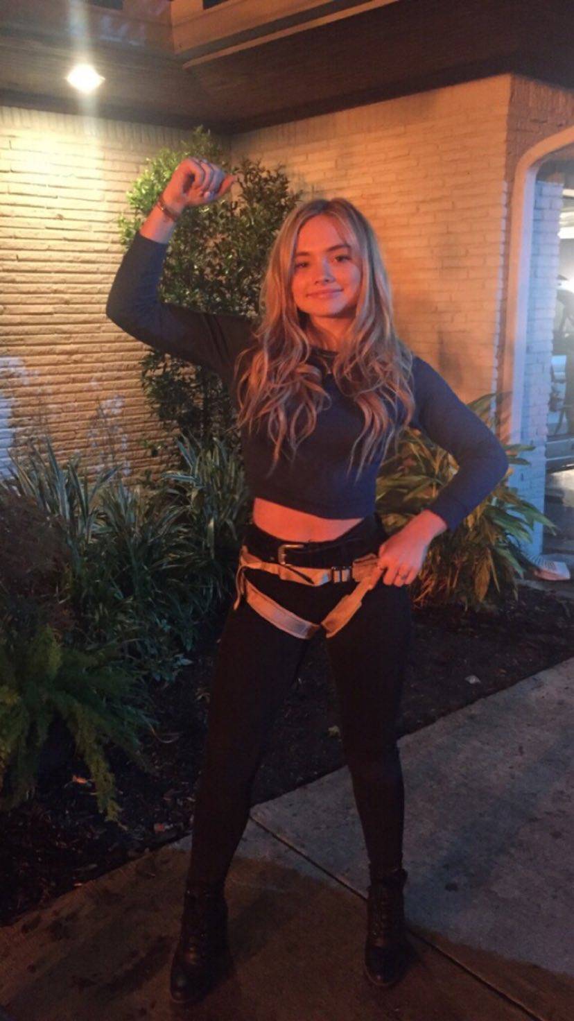 Superhero pose | Scrolller