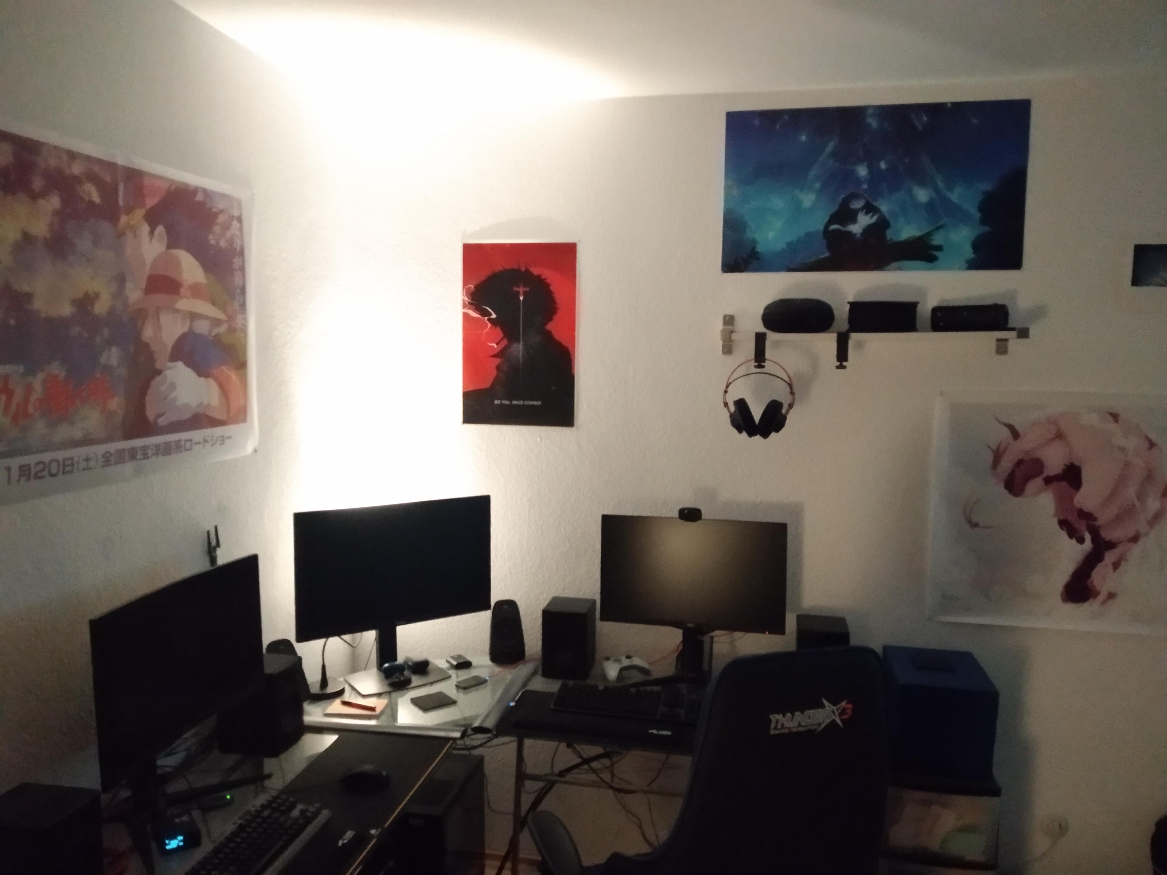 Surrounded by friends | Scrolller