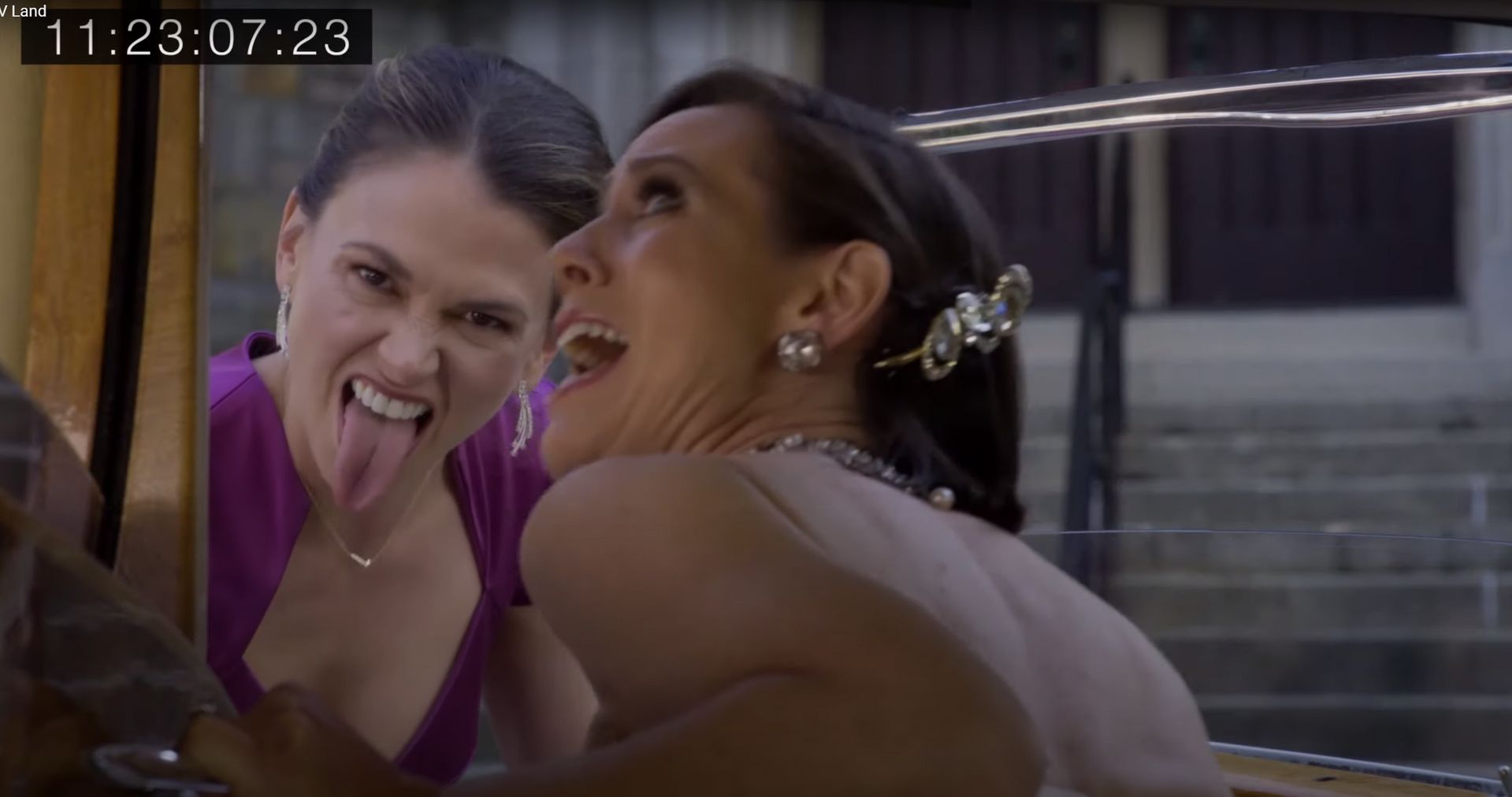 Sutton Foster | Scrolller