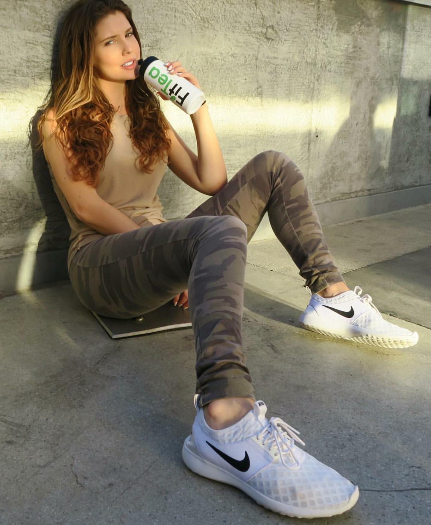 Sweet kicks | Scrolller