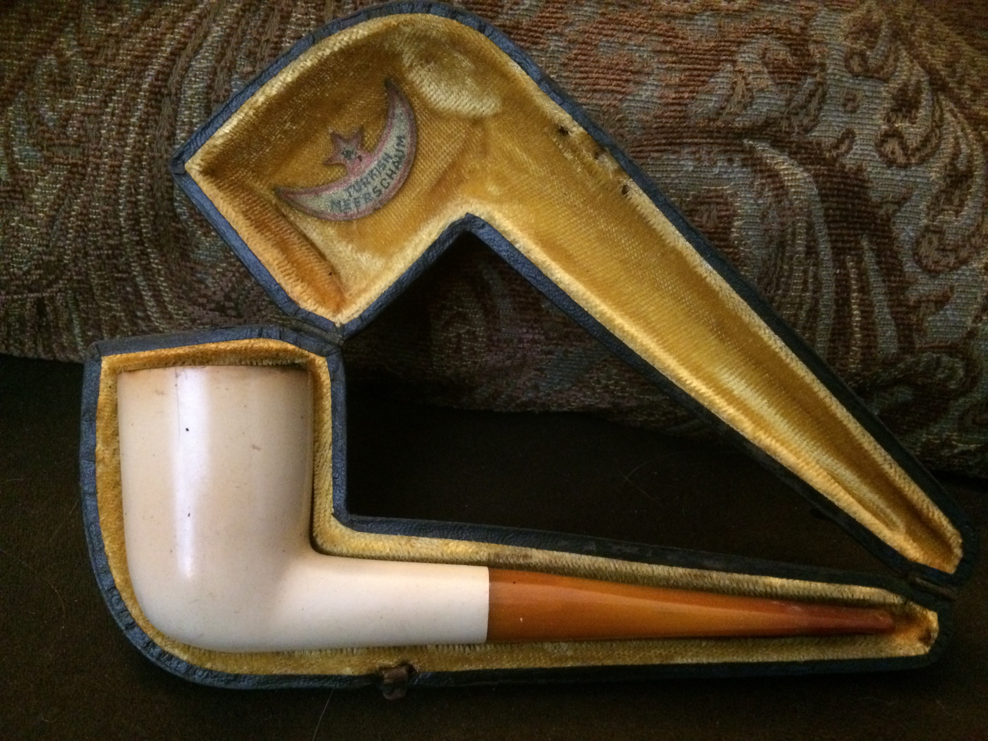Switching from cigars to a pipe | Scrolller