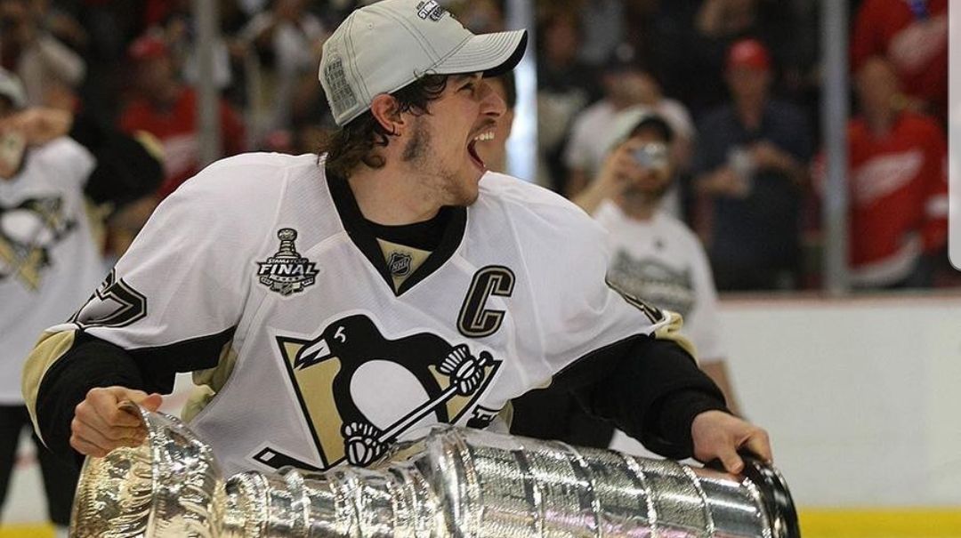 Sydney Crosby raised his first Stanley cup in 2009. Will he raise his 4th in 2020? | Scrolller