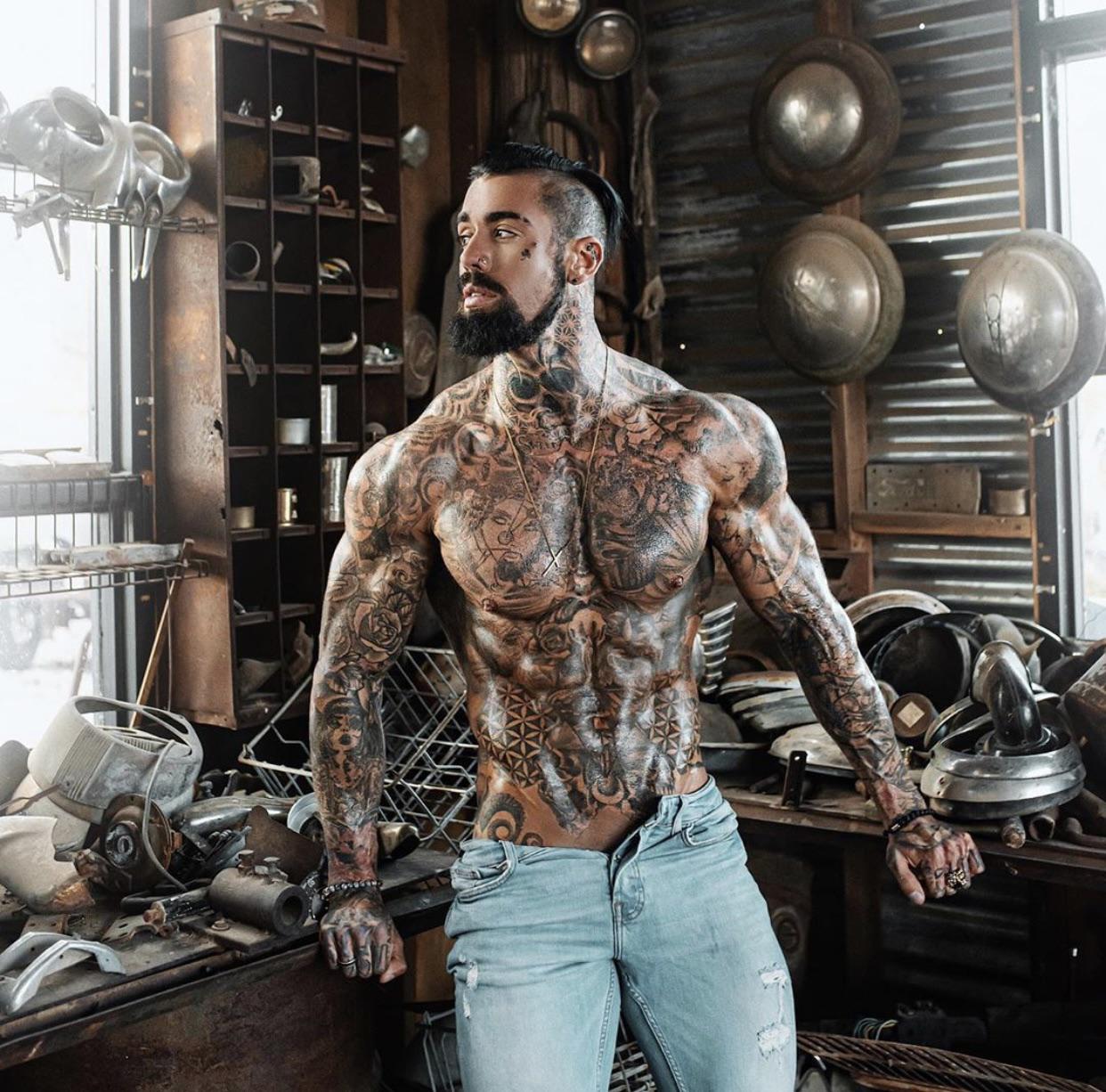 Take my pants off for me | Scrolller