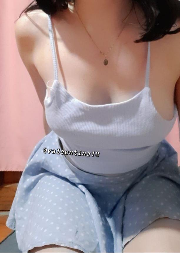 Take off my dress 🍒 | Scrolller