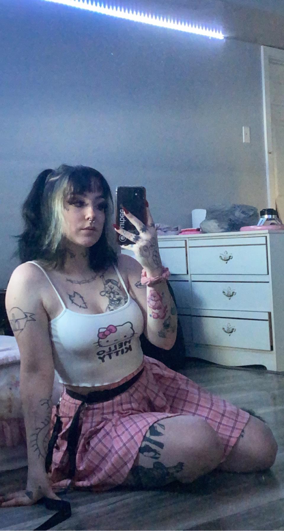 Take ur mini skirt off | Scrolller