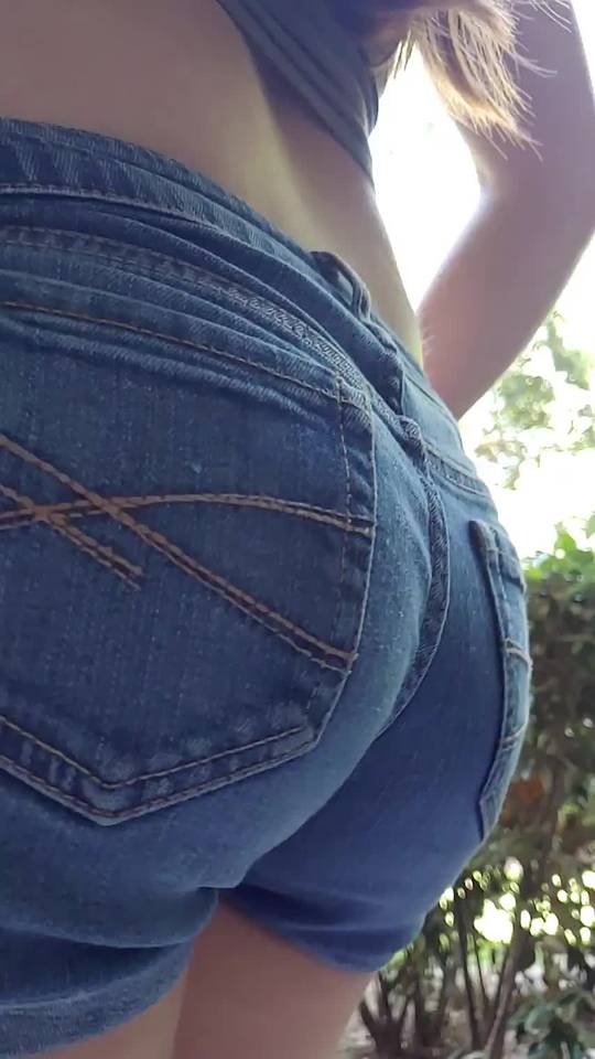 Taking off my shorts, giving my buns some sun! [F] | Scrolller