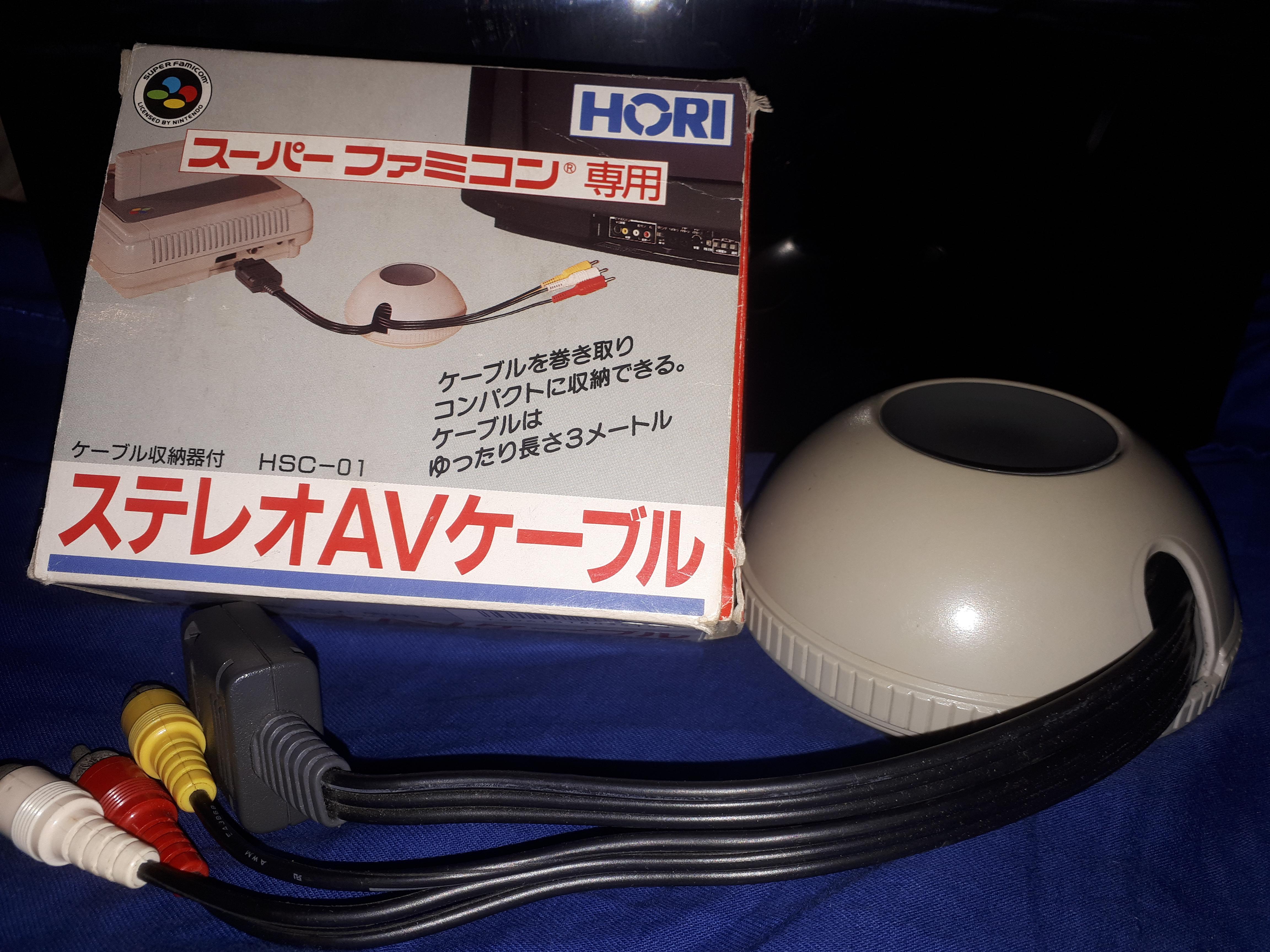 Tangled cables with the Super Nintendo? No thanks! With the Hori AV cable Licensed by Nibtendo ...