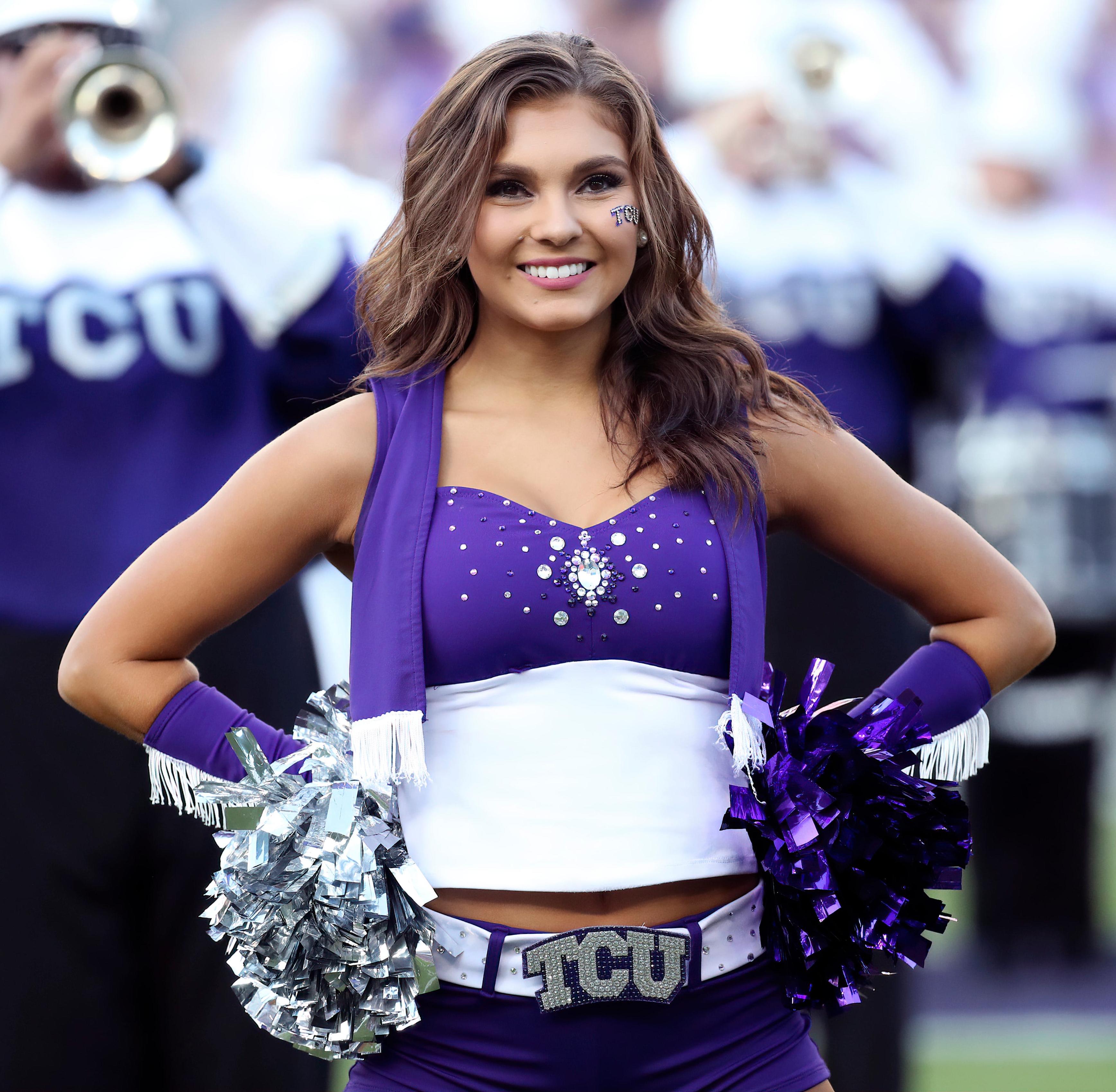 TCU cheerleader | Scrolller