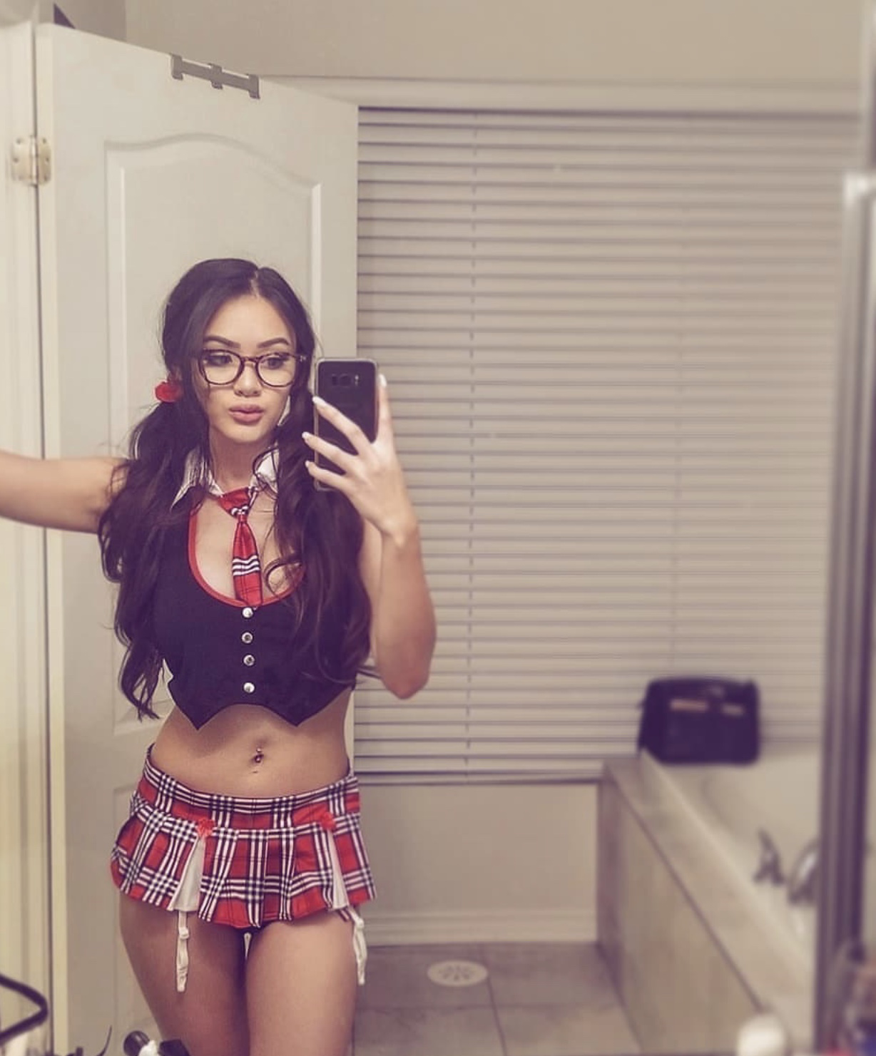 Teachers pet ? | Scrolller