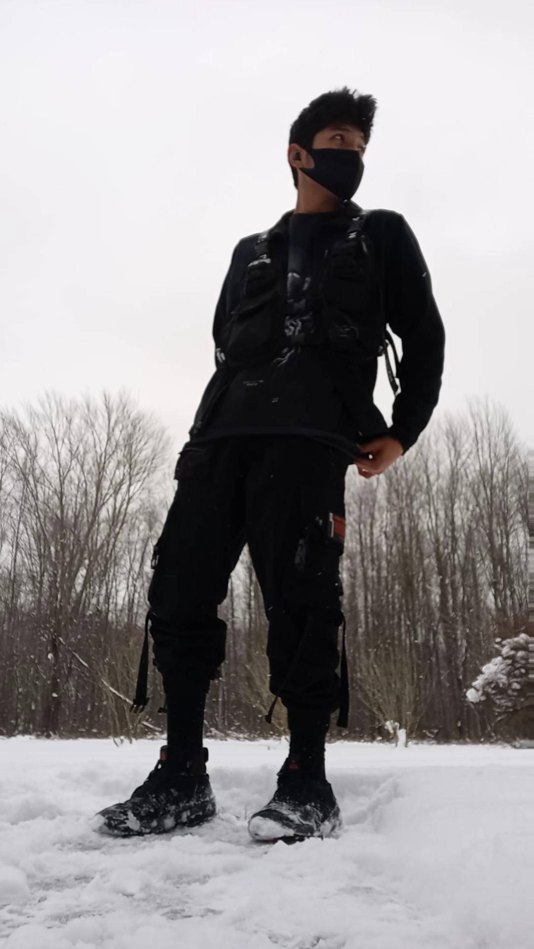 Techwear in the snowy weather, how fitting // @sixciety_6 on insta | Scrolller