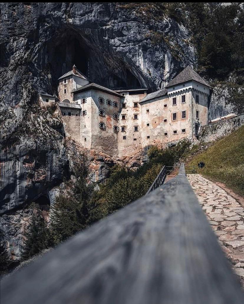 Tento hrad na slovensku | Scrolller