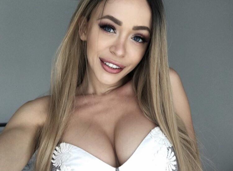 Text me😈 | Scrolller