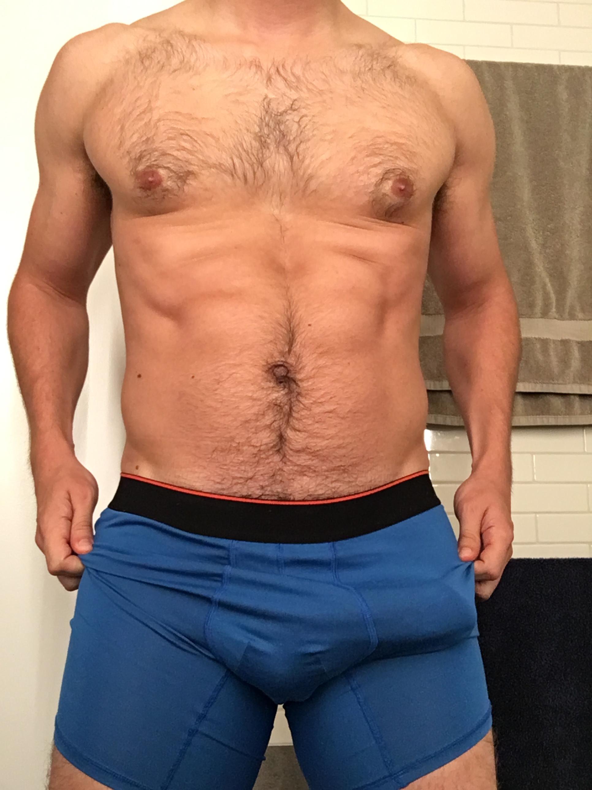 Thankful for stretchy fabric | Scrolller