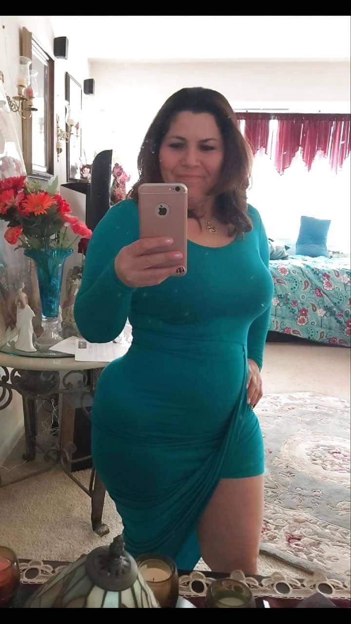 That dress is holding on😍 | Scrolller