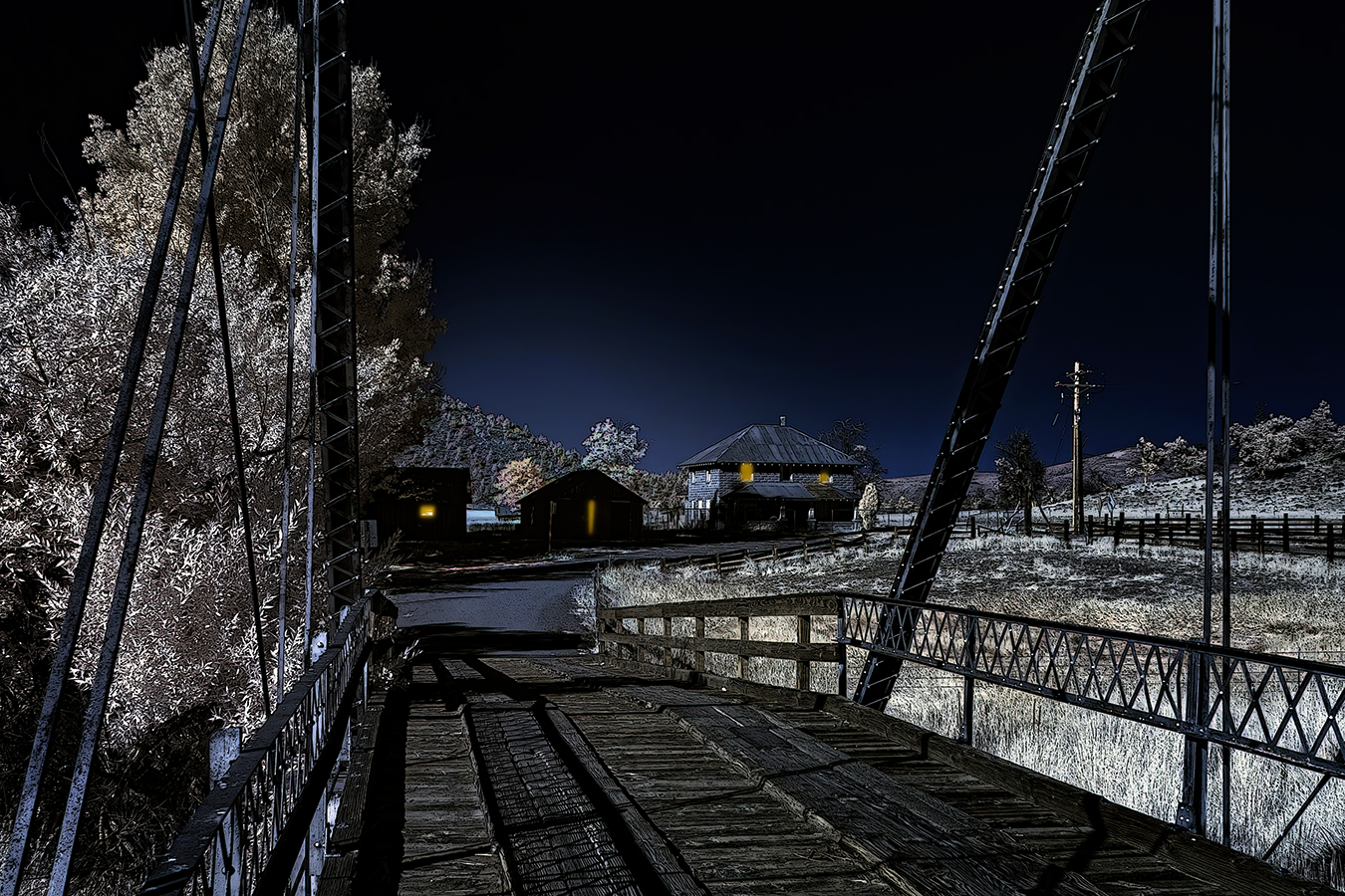 That House on Louie at the Shasta River Bridge | Scrolller