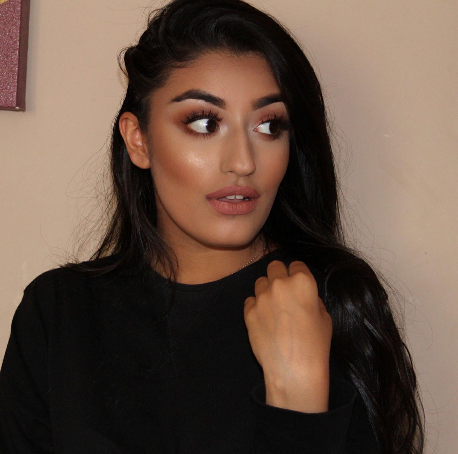 That look when she realised the size of the 8======================D 💦💦 ...