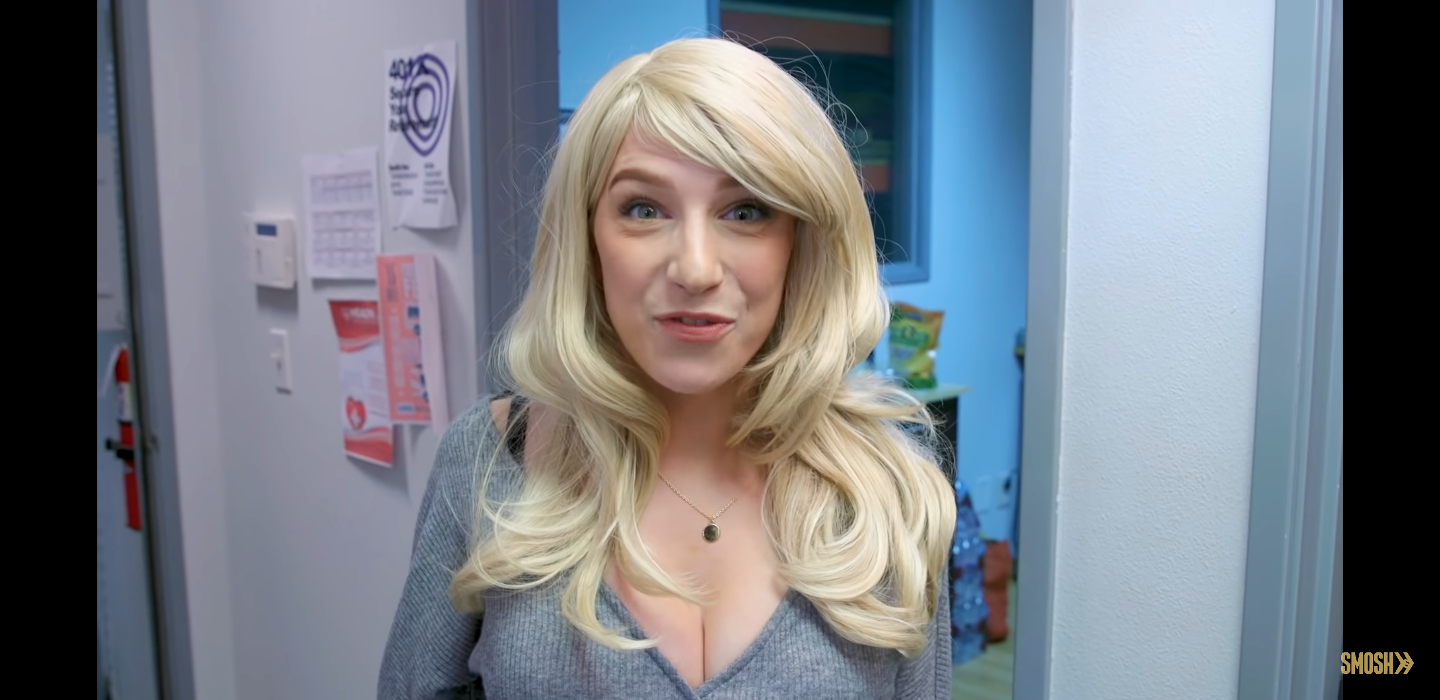 That Necklace Is Hypnotic. | Scrolller