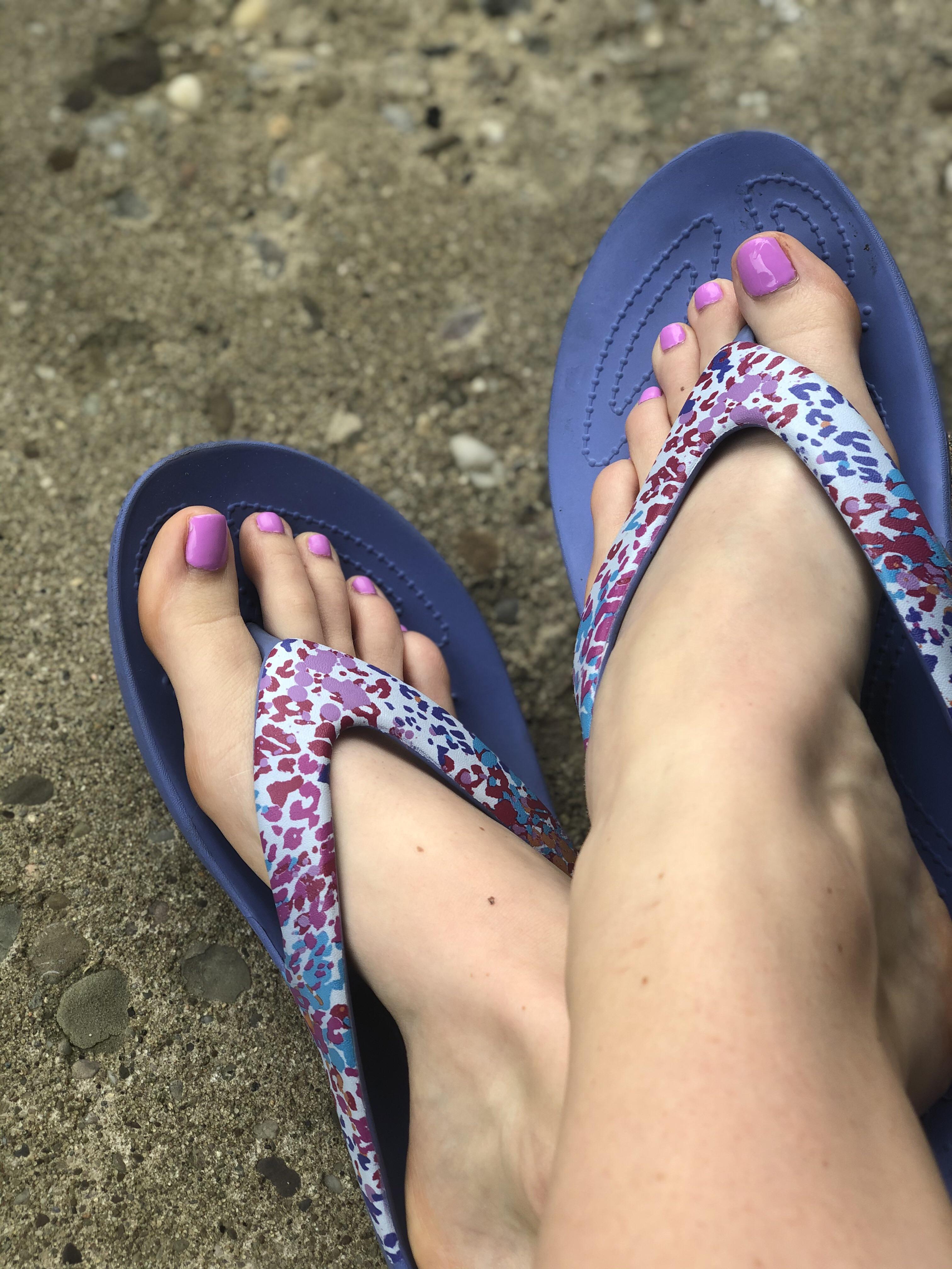 Flip and flop | Scrolller