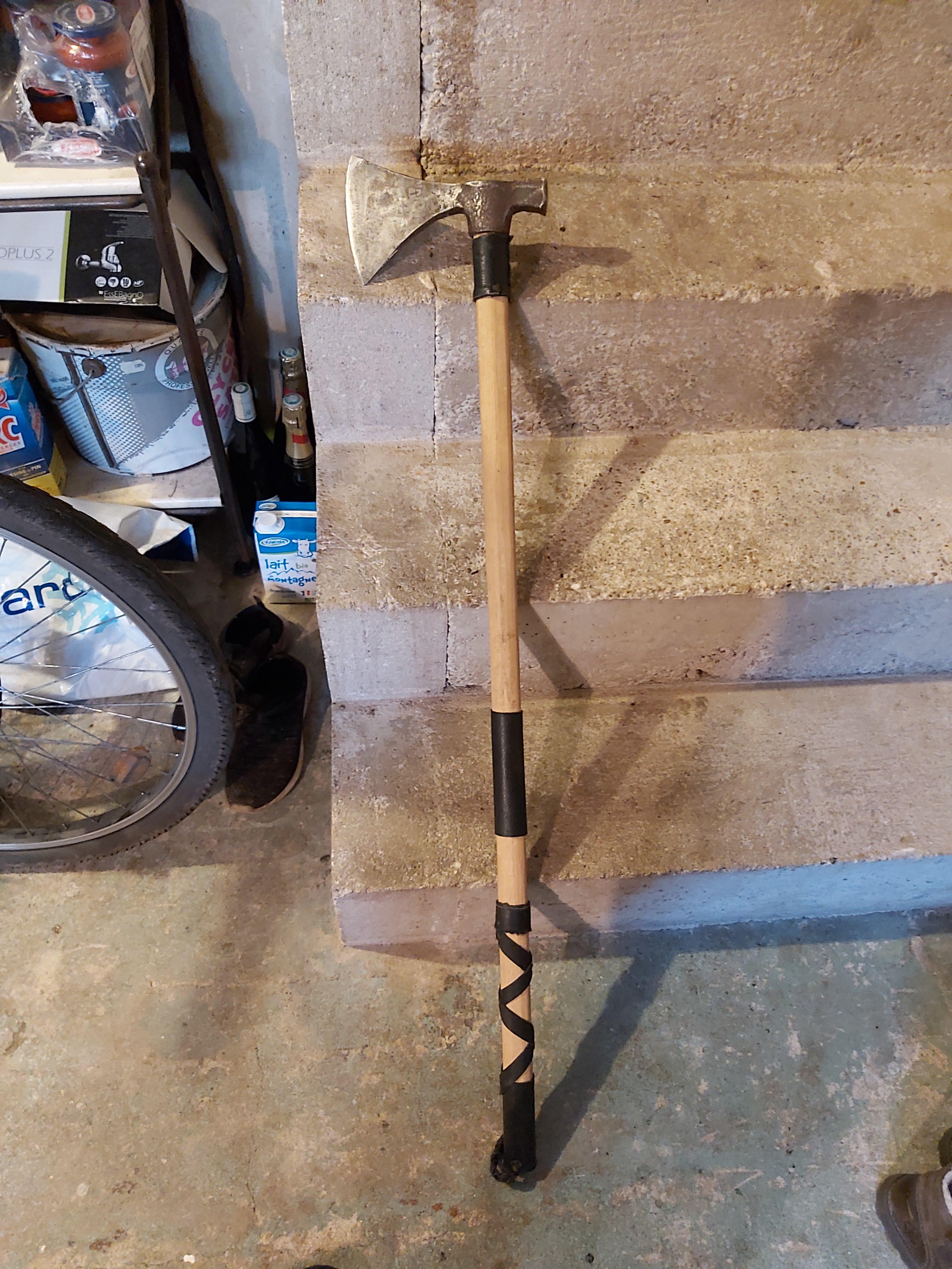 The axe I restored a few years back. | Scrolller