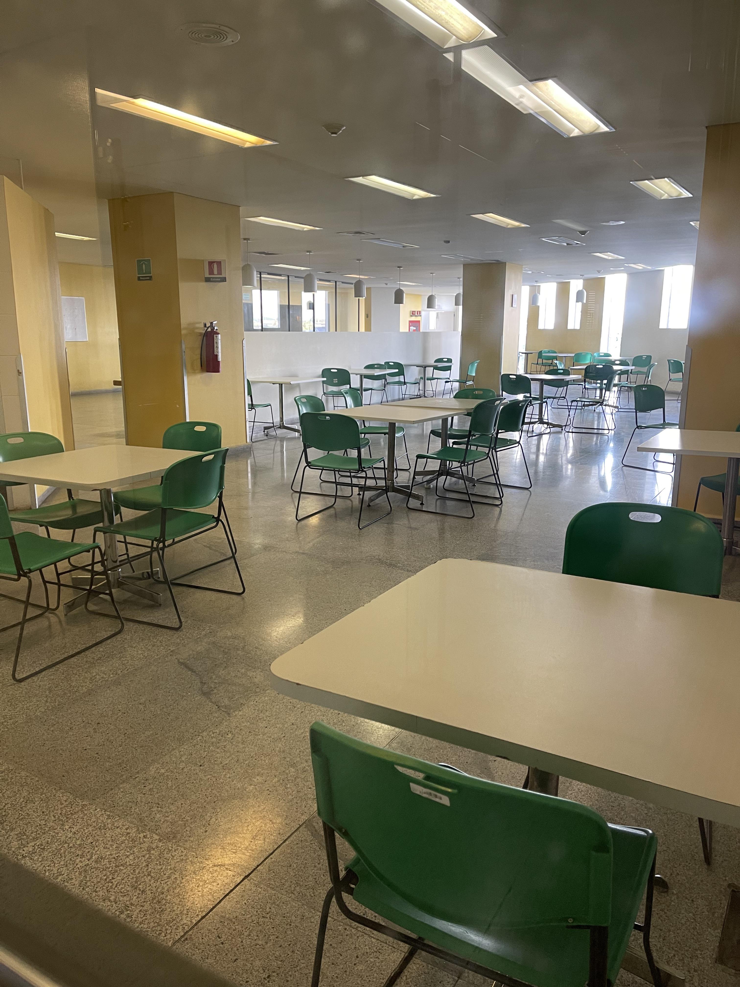 The cafeteria in the hospital where i work | Scrolller