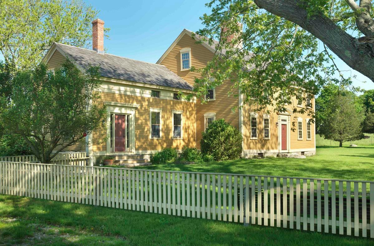 The Case of the 18th century New England Farmhouse | Scrolller