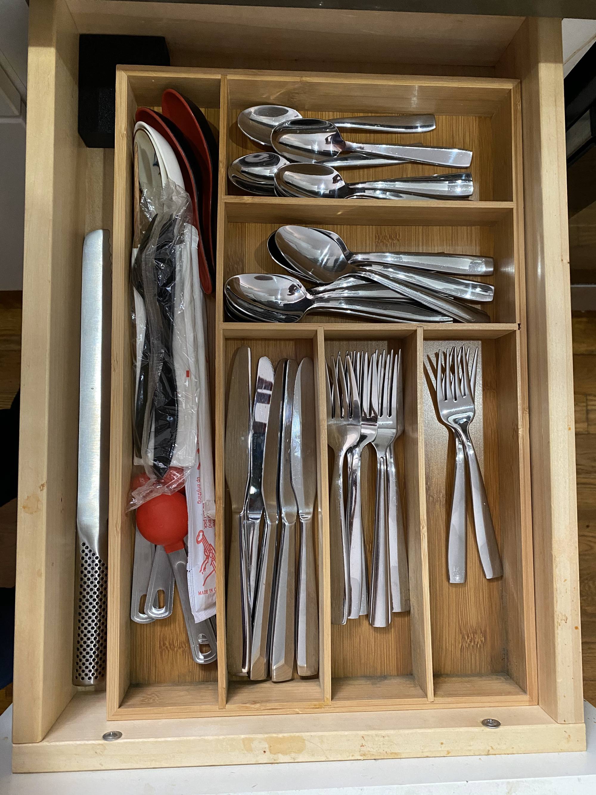 The drawer organizers were sliding all over the place in my new kitchen drawers, 5 mins in ...