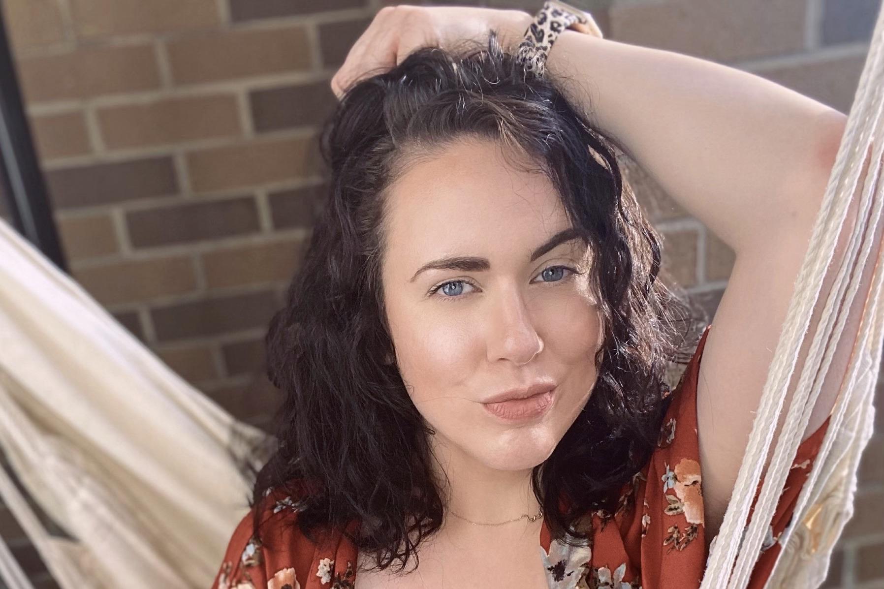 The Eyebrow Raise Really Accentuates Them Doesn T It Scrolller