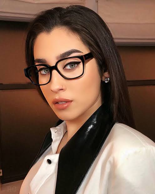 The historian | Scrolller