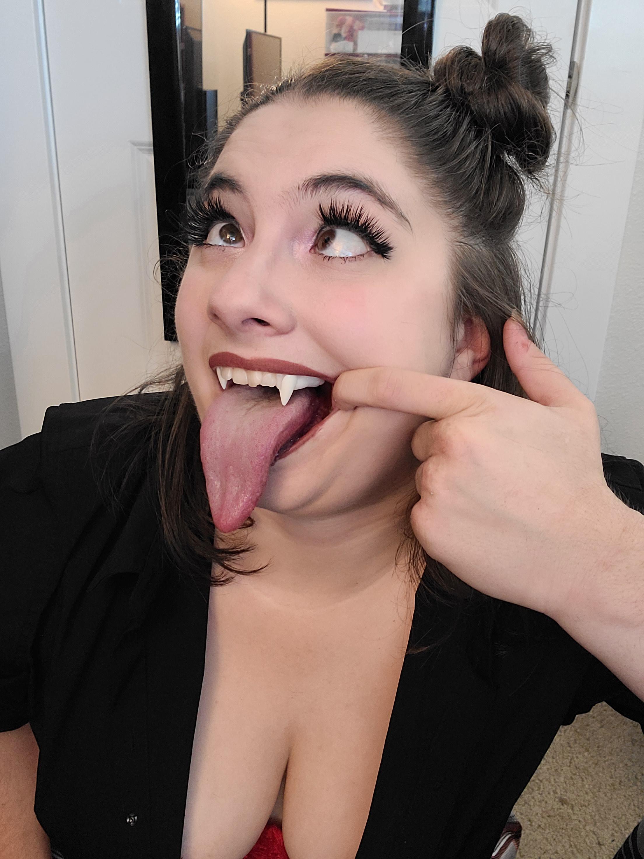 The long awaited... Fish Hook Ahegao ;) OF@Mitsubachi_baby | Scrolller