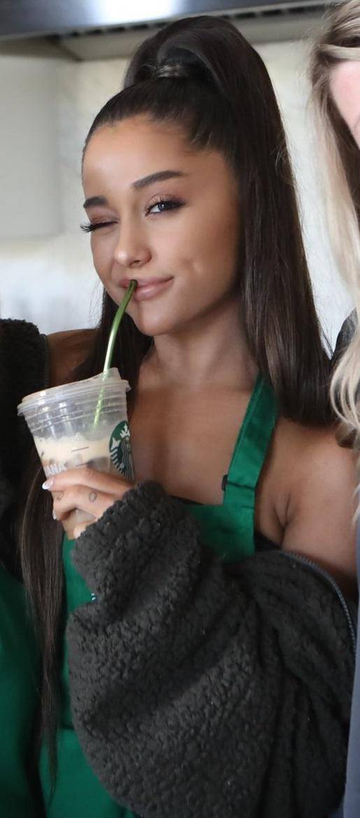 The perfect Starbucks girl | Scrolller