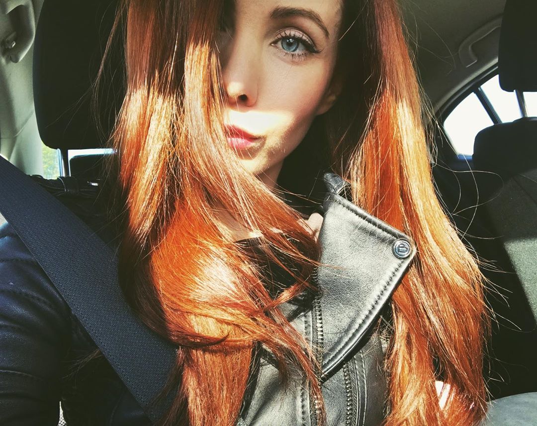 The stare | Scrolller