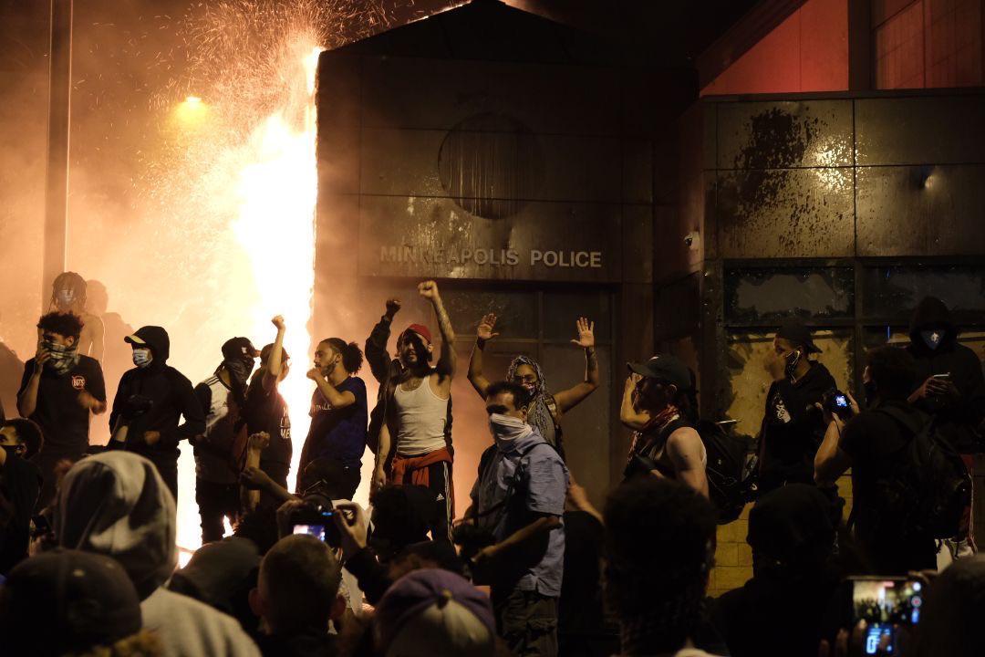 The third precinct set a blaze | Scrolller