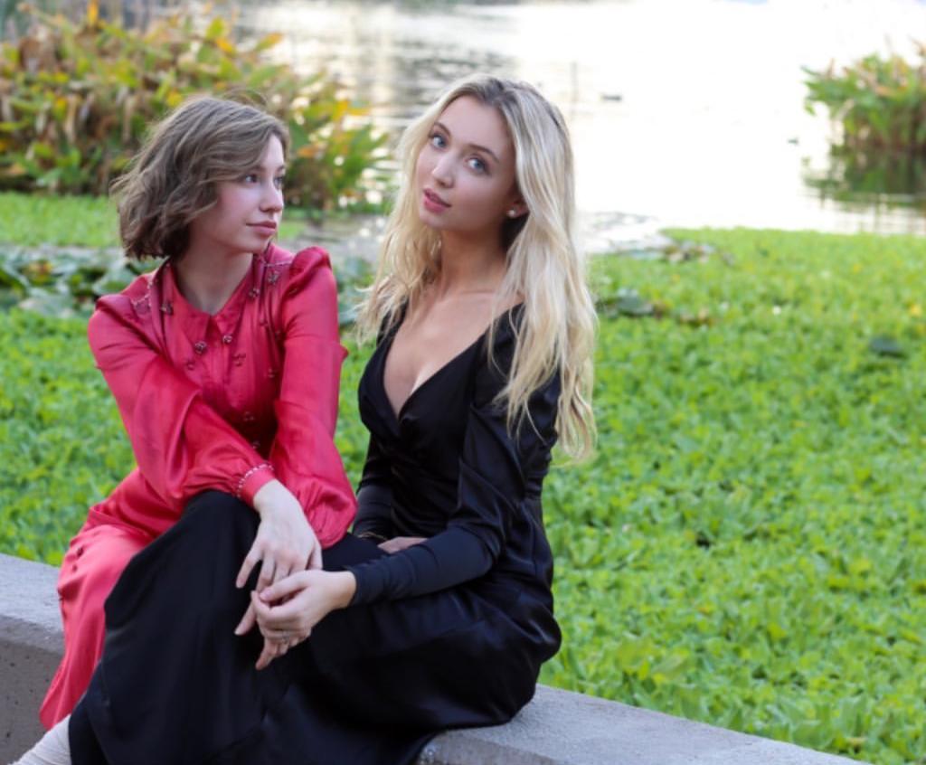 The way she looks at Hana | Scrolller