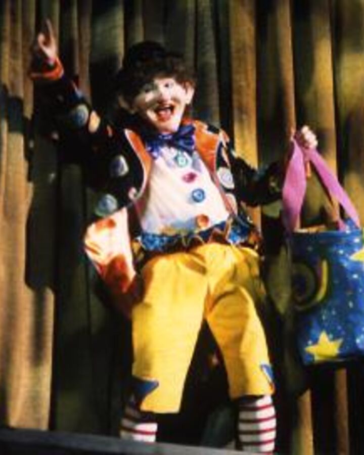 The Winkster (Barney Live! 1994) | Scrolller