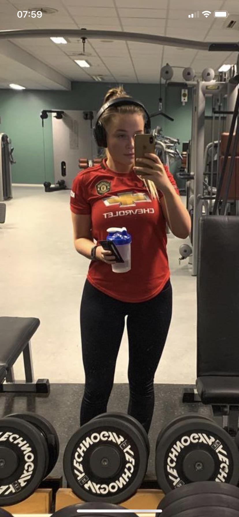 Therese working out | Scrolller