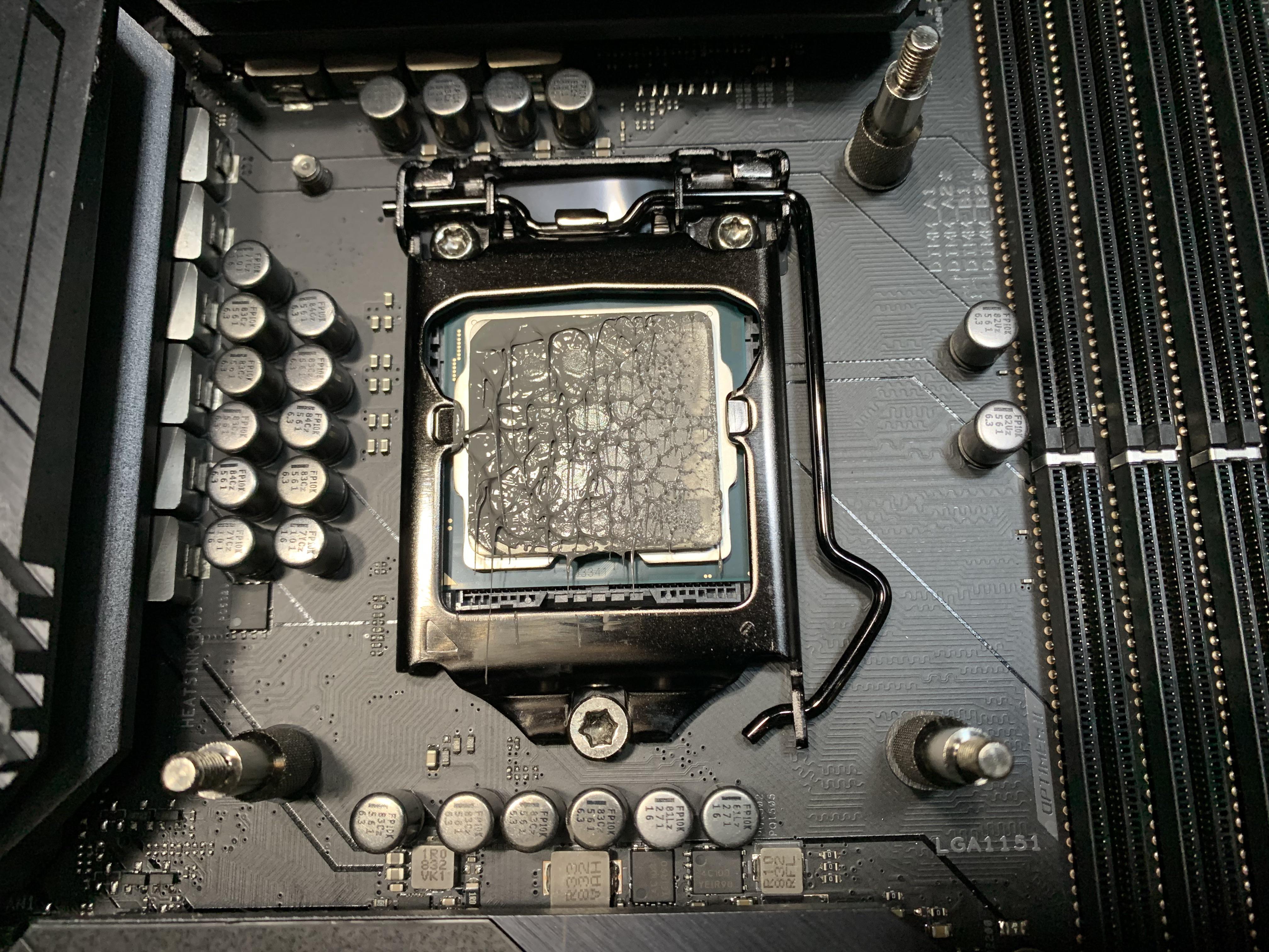 Thermal paste distribution | Scrolller