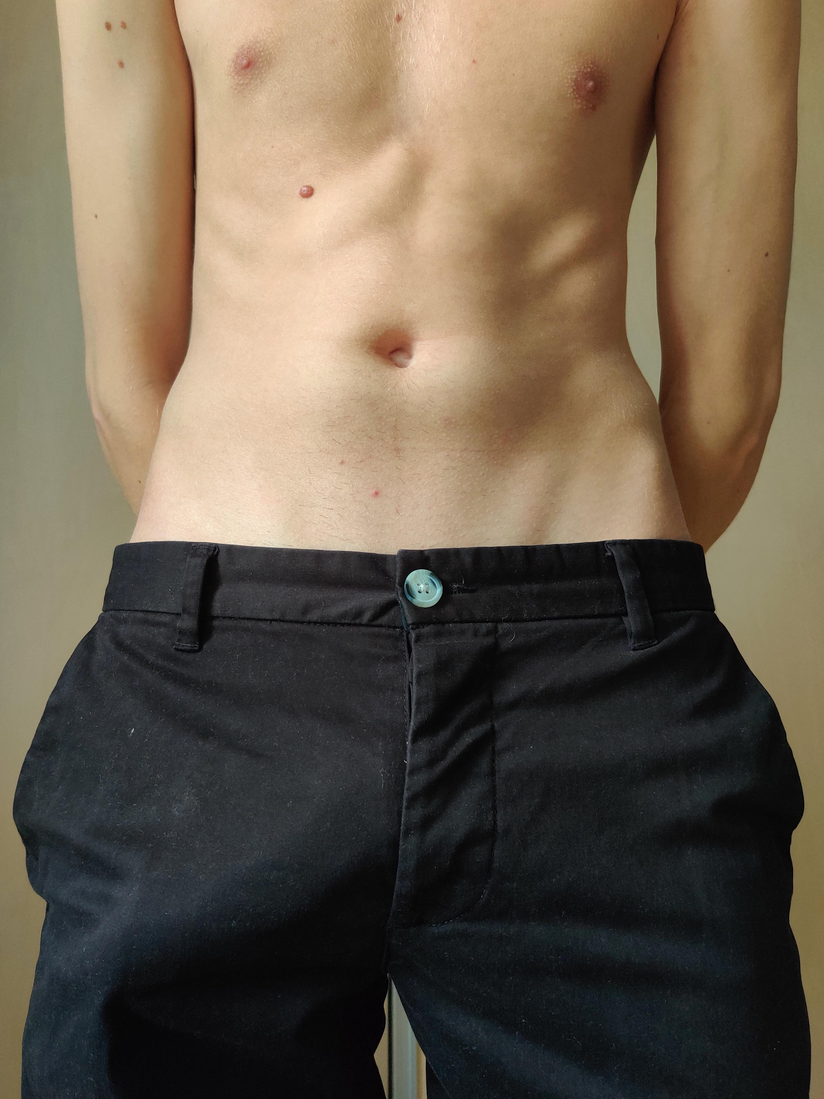 They say black pants hide bulges... Did it work? | Scrolller