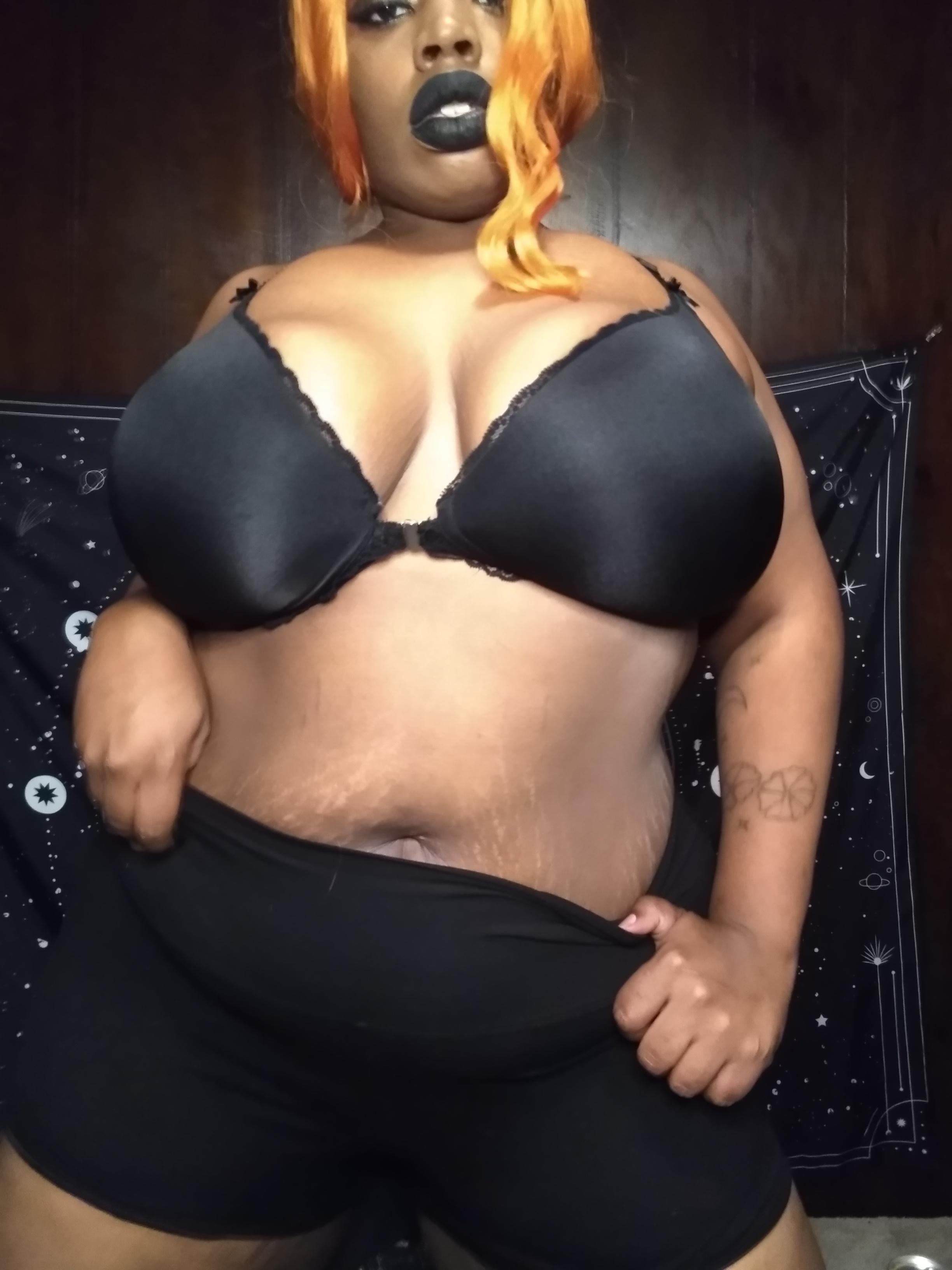 Thicc, slick, and ready to hit! Who's first heheh | Scrolller