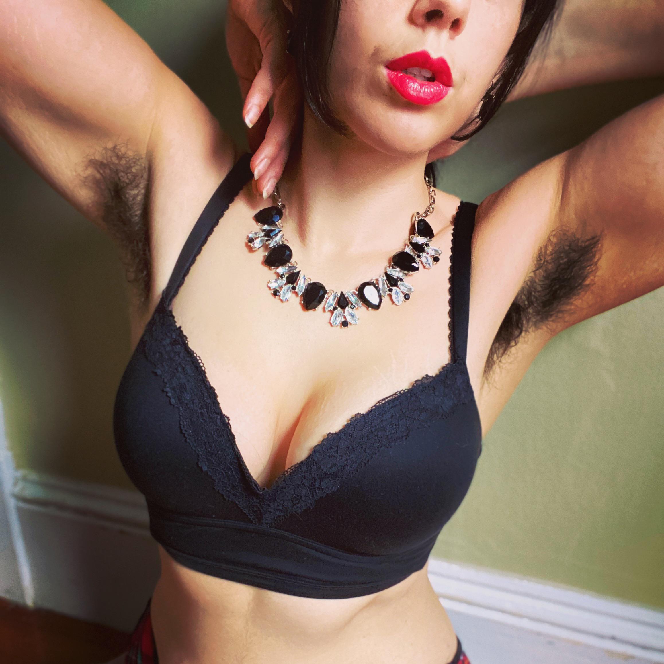 Thick, lush and dark 💋 | Scrolller