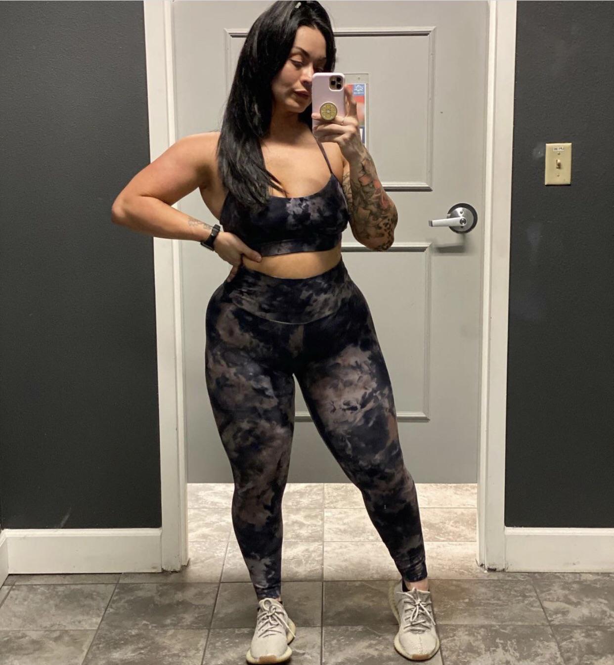 thick thighs | Scrolller