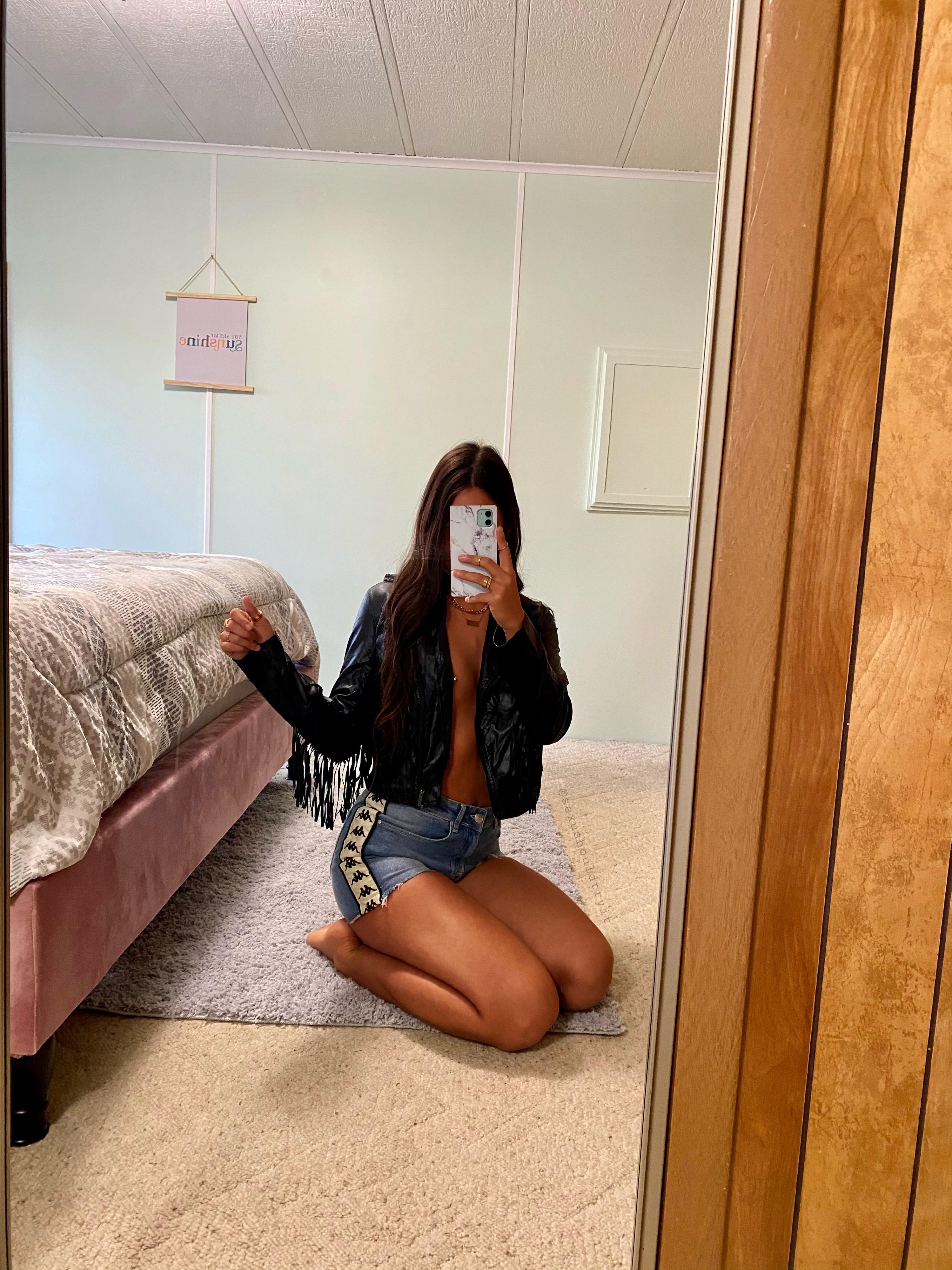 thick thighs save lives | Scrolller