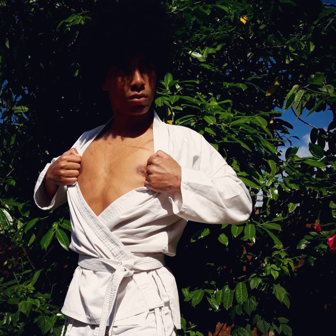 Think you can make me submit? Show me your skill! | Scrolller