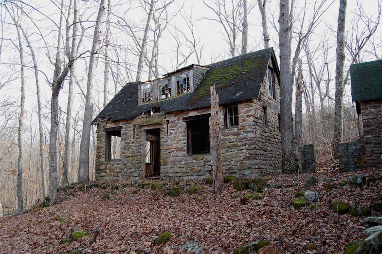 This cabin in Rolla, Missouri [960 x 860] | Scrolller