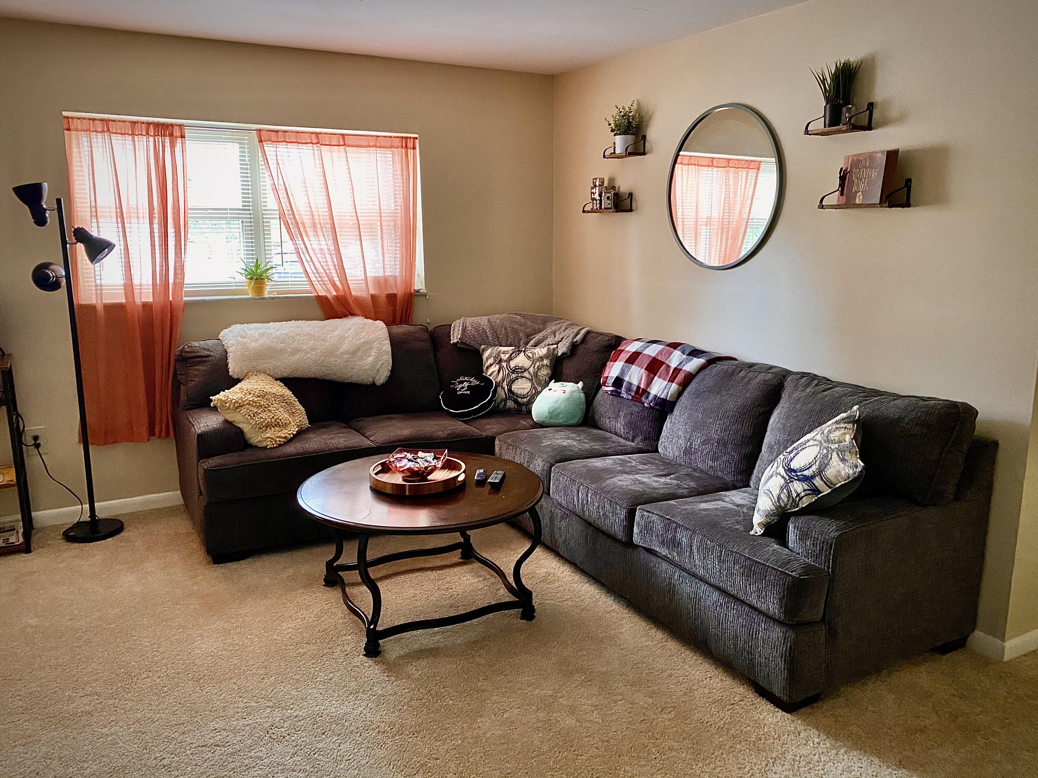 This cute soft couch corner | Scrolller