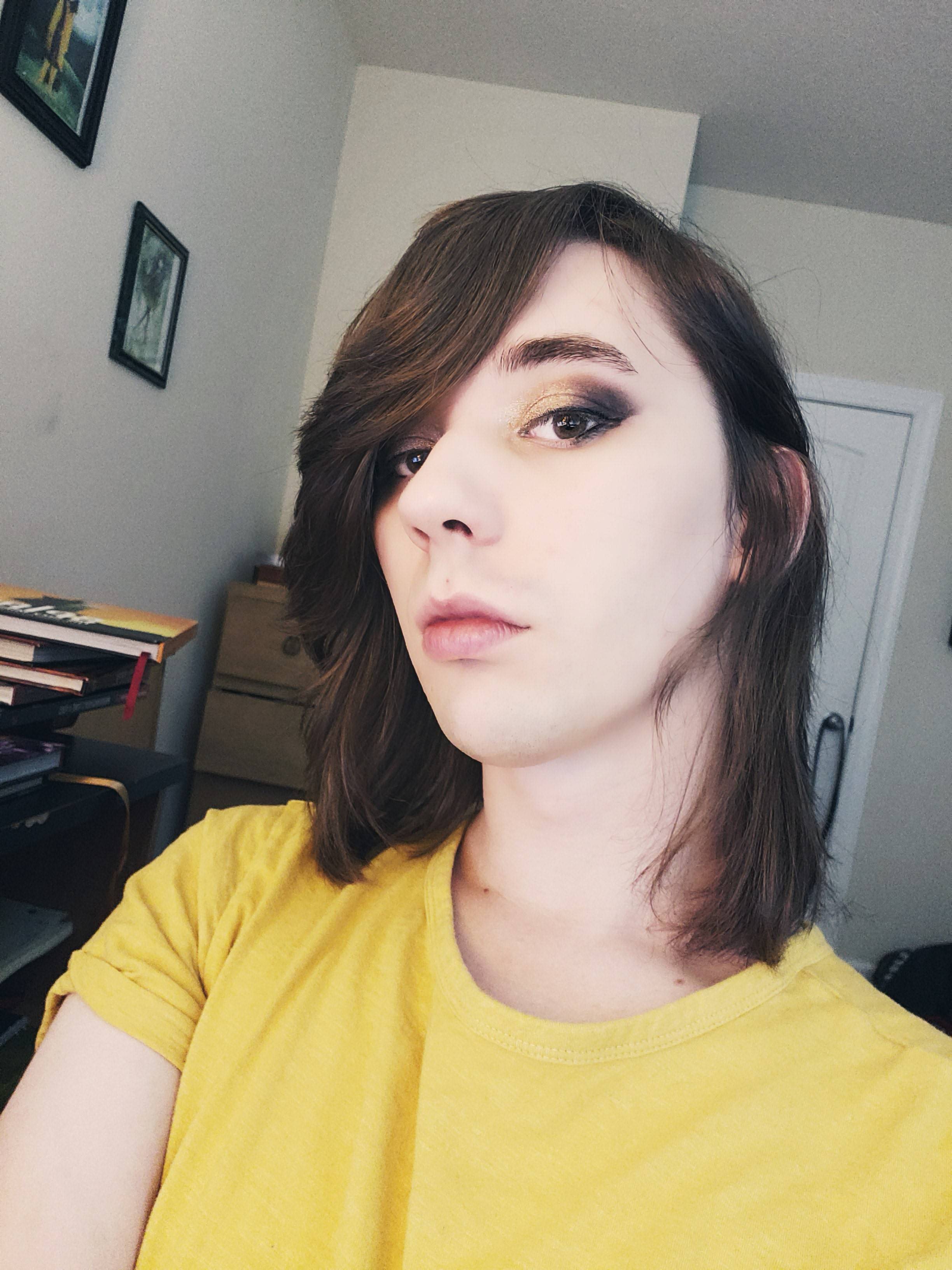 This eyeshadow looks great | Scrolller