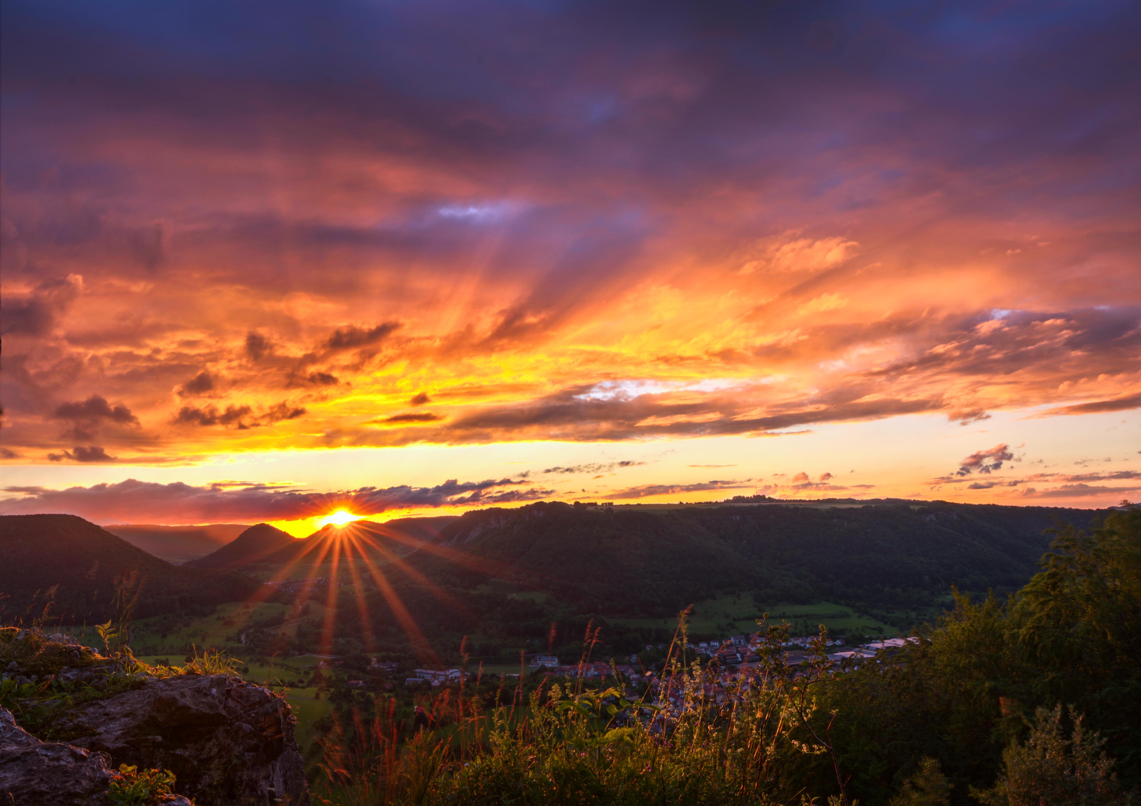 This full spectrum sunset | Scrolller