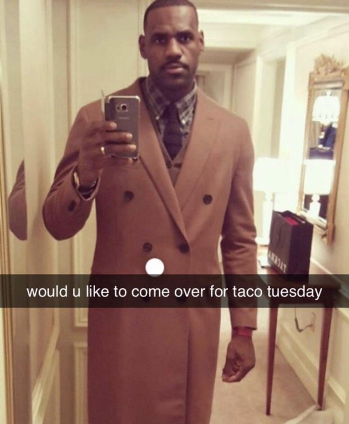 This guy keeps annoying me | Scrolller